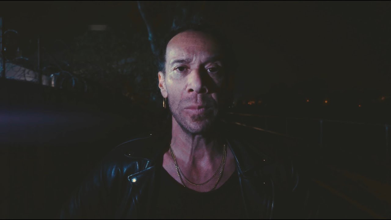 Warfield dévoile le clip de Only Shadows
